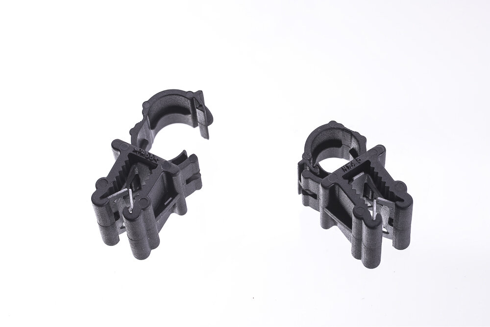 Kabelhalter zur Kantenmontage für Wellrohre (längs) 4,5 mm Bündel Ø
